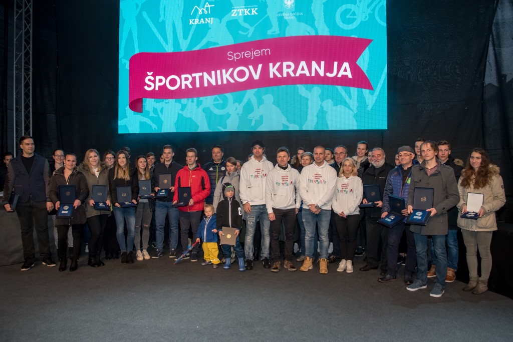 MO Kranj nagradila mnoge naše uspešne dijake športnike | Gimnazija ...